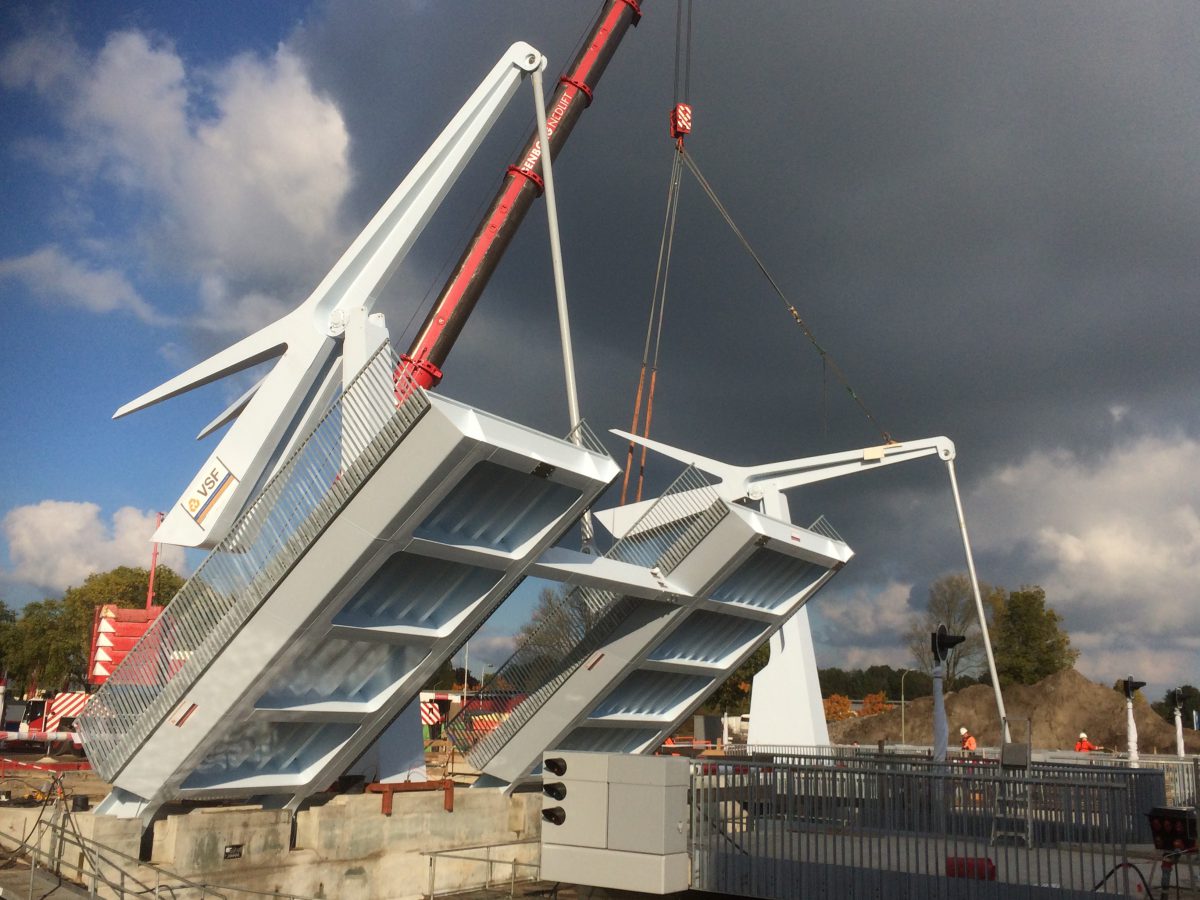 Boessenkool maakt hameitorens en balanspriemen Industriebrug Assen ...